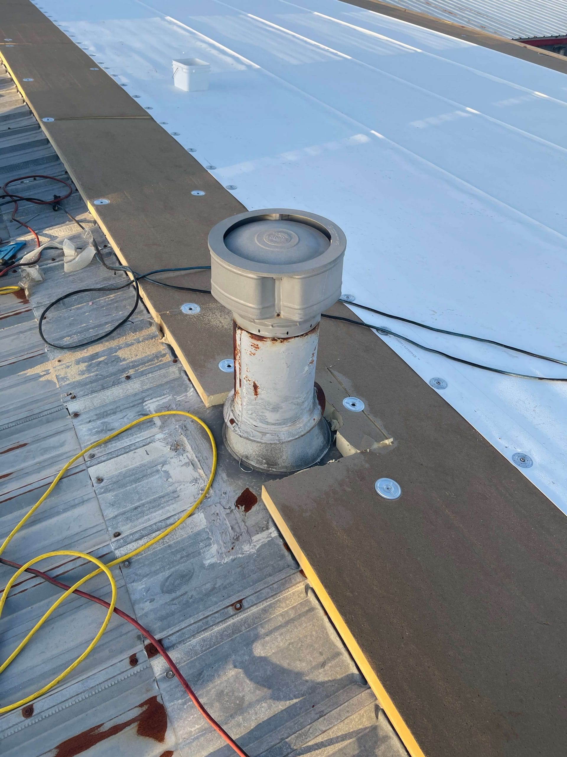 TPO Metal Retrofit Roof Installation Houston – HHH Roofing & Construction