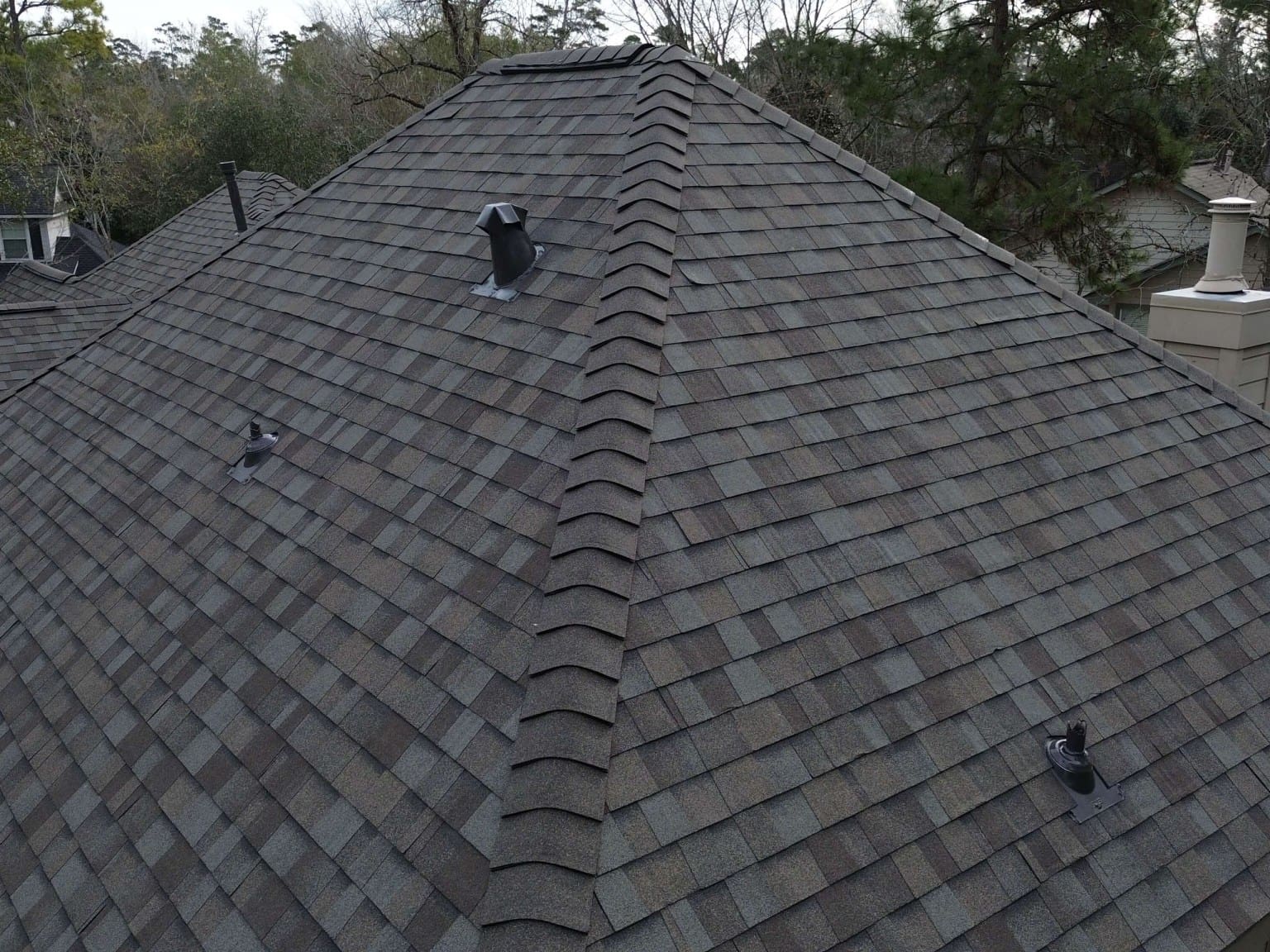 Owens Corning Oakridge vs. Duration Shingles | Which Is Best?